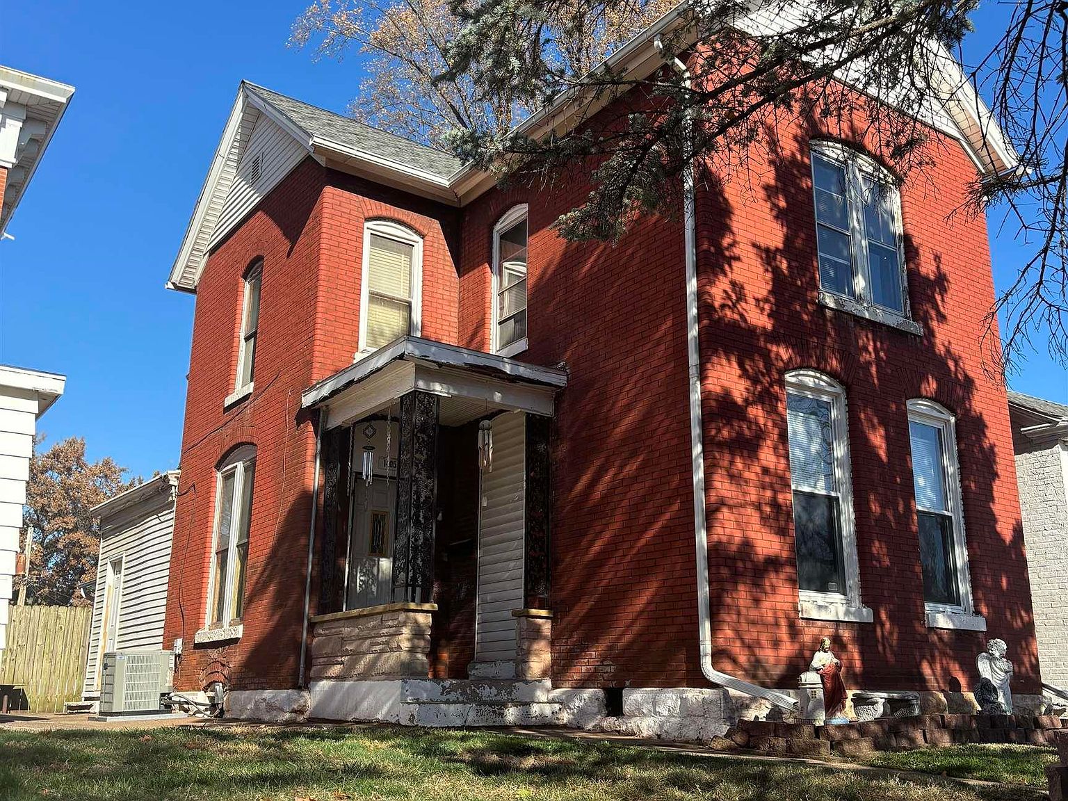 1405 Spring St, Quincy, IL 62301 | Zillow