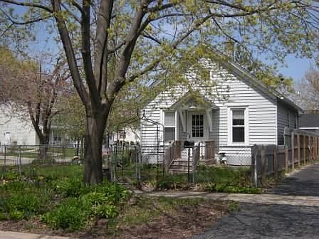 820 Edwards St, Waukegan, IL 60085 | Zillow