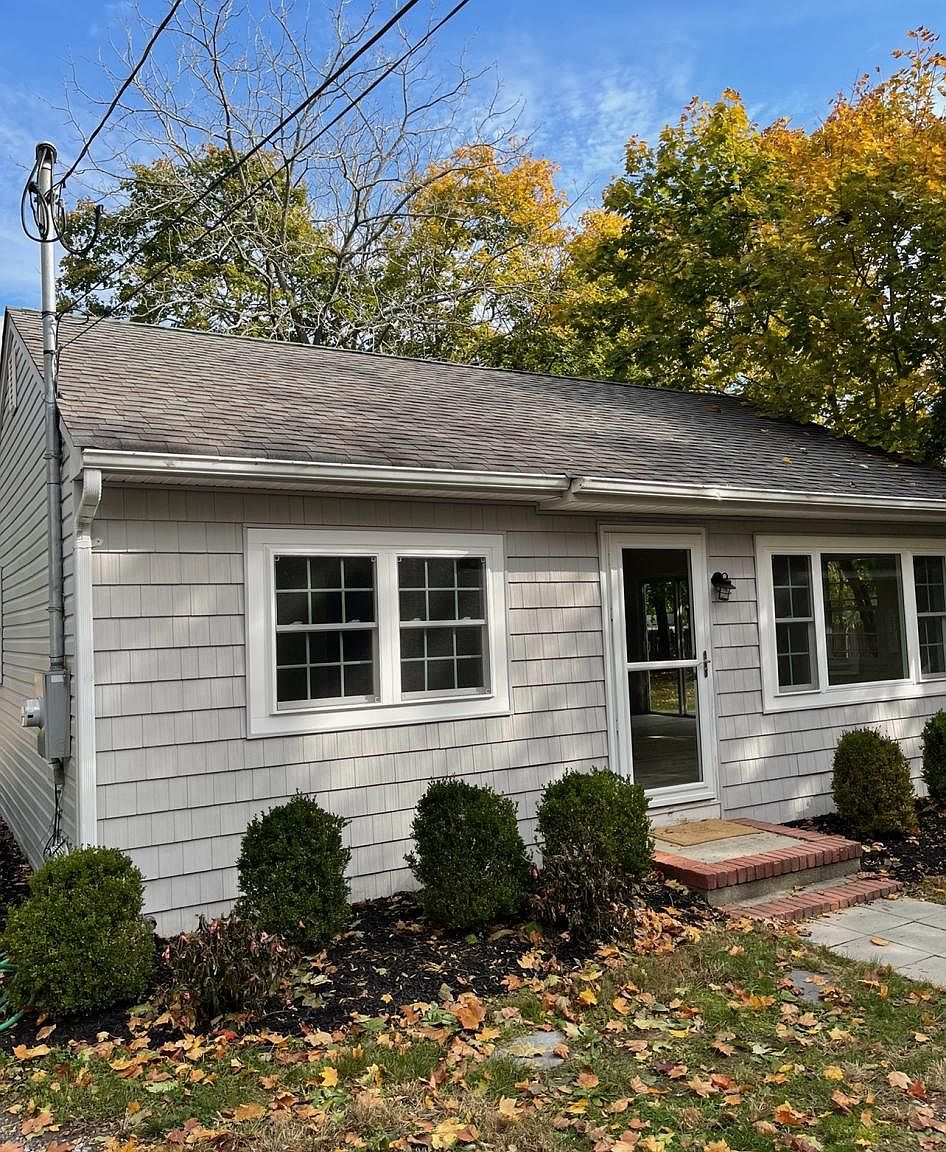 7 Bay Ave #A, East Quogue, NY 11942 | Zillow