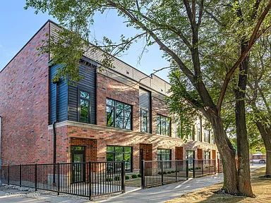 6915 N Western Ave Chicago IL | Zillow