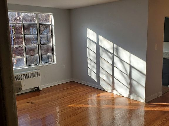 1560 27th St SE #102, Washington, DC 20020 | Zillow