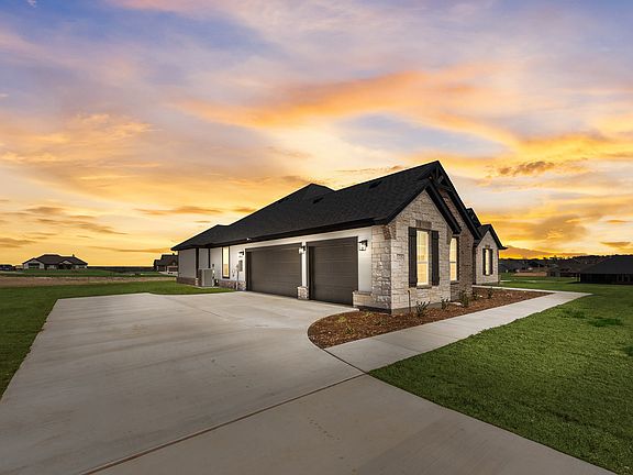 135 Llanos Dr, Decatur, TX 76234 | MLS #20784934 | Zillow