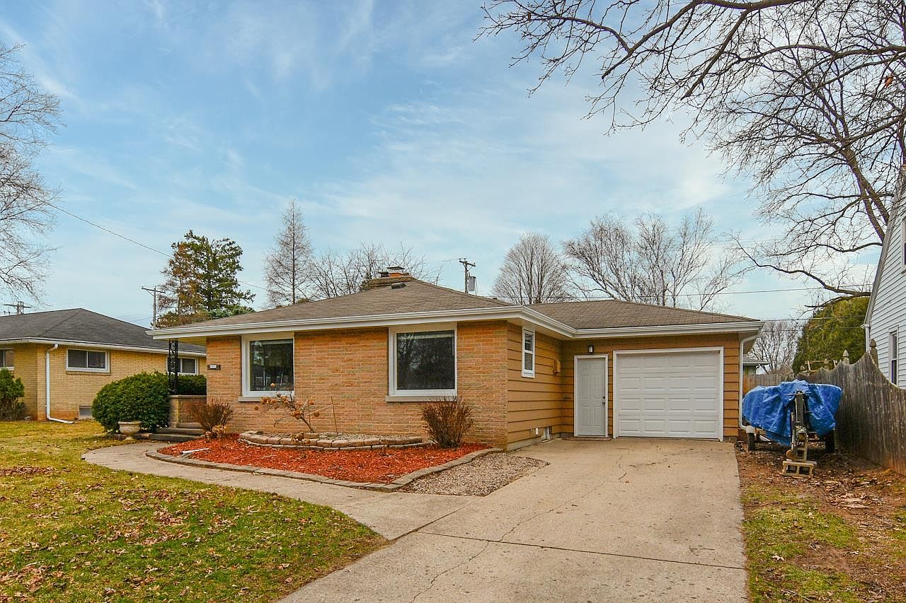 1911 S Carpenter St, Appleton, WI 54915 | Zillow