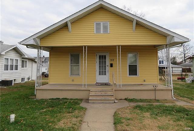 717 Rice St, Wood River, IL 62095 | Zillow