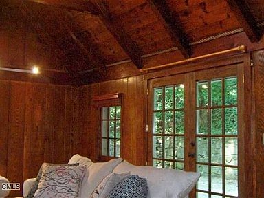 35 Ridge Rd, New Fairfield, CT 06812 | Zillow