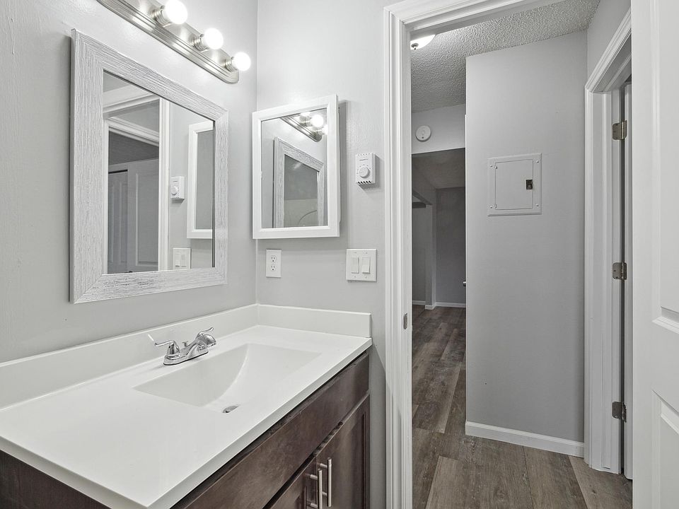 1250 E West Maple Rd APT 5, Walled Lake, MI 48390 | Zillow