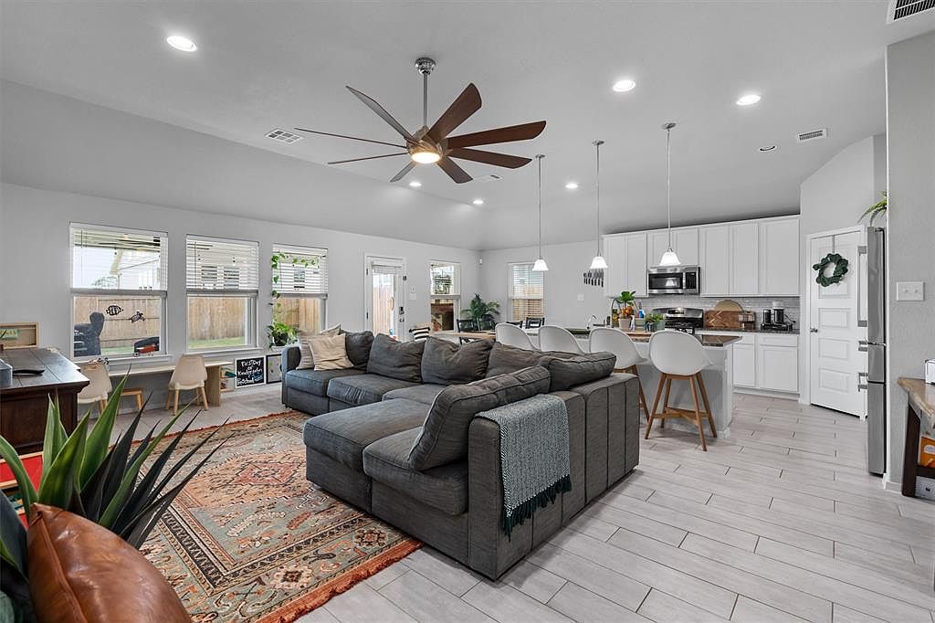 156 Lyndon Dr, San Marcos, TX 78666 | MLS #2880300 | Zillow