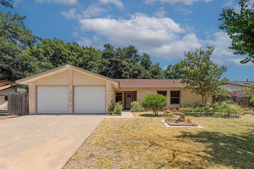 2904 Davis St, Taylor, TX 76574 | MLS #1851708 | Zillow