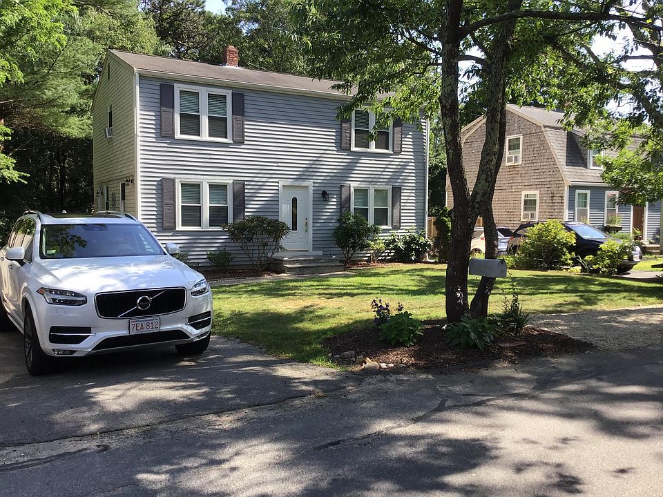 25 Manomet Beach Blvd, Plymouth, MA 02360 | Zillow