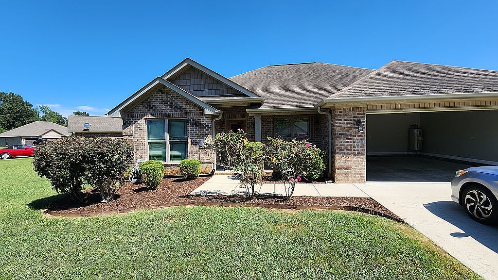 81 Oxford Ln, Decatur, AL 35603 | Zillow