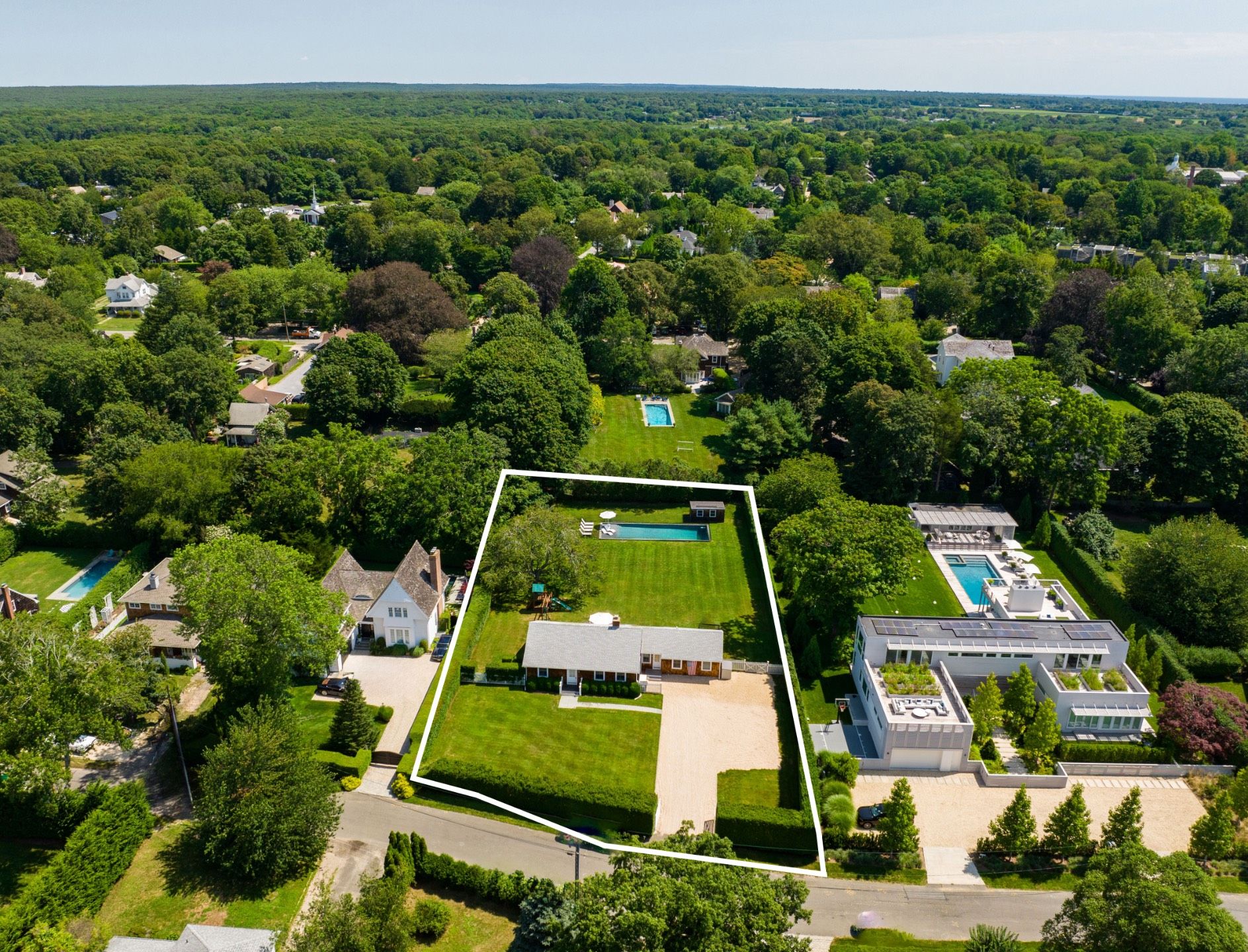 37 Chester Ave, Bridgehampton, NY 11932 | Out East