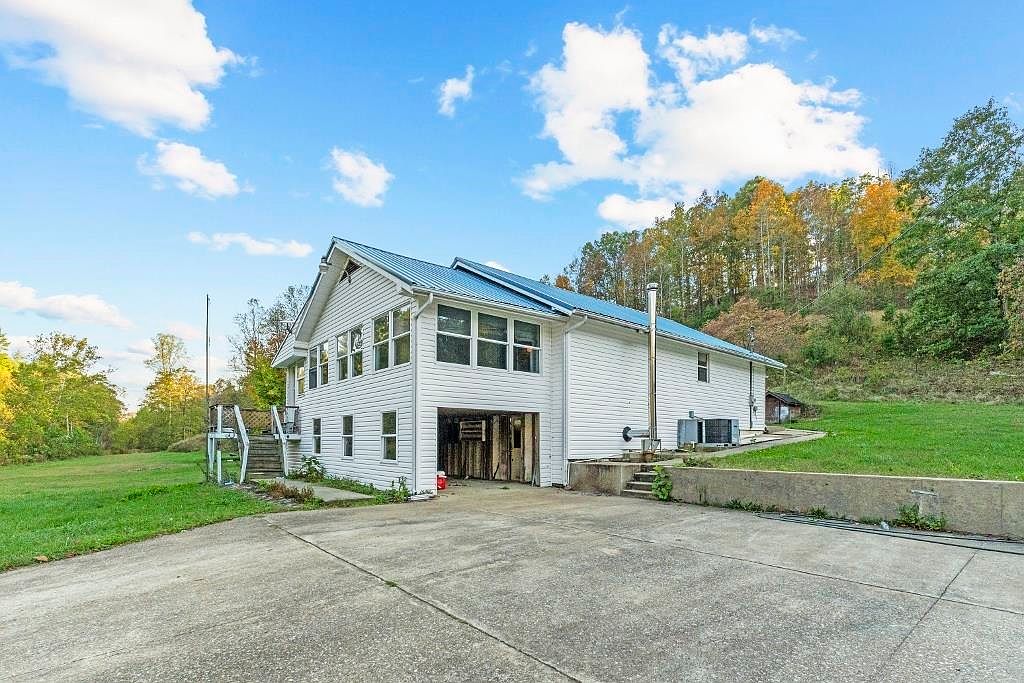 817 Fourmile Rd, Grayson, KY 41143 | Zillow