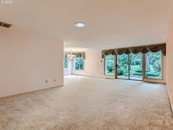 15250 NE Knott St, Portland, OR 97230 | MLS #23378763 | Zillow