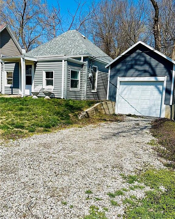 907 Valley St, Rushville, MO 64484 | Zillow