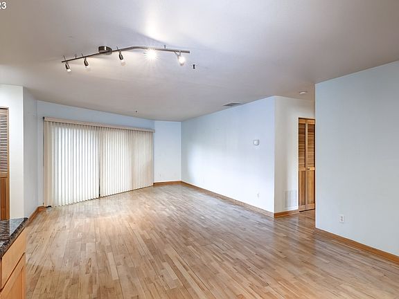 730 NW Naito Pkwy APT E28, Portland, OR 97209 | MLS #23528271 | Zillow