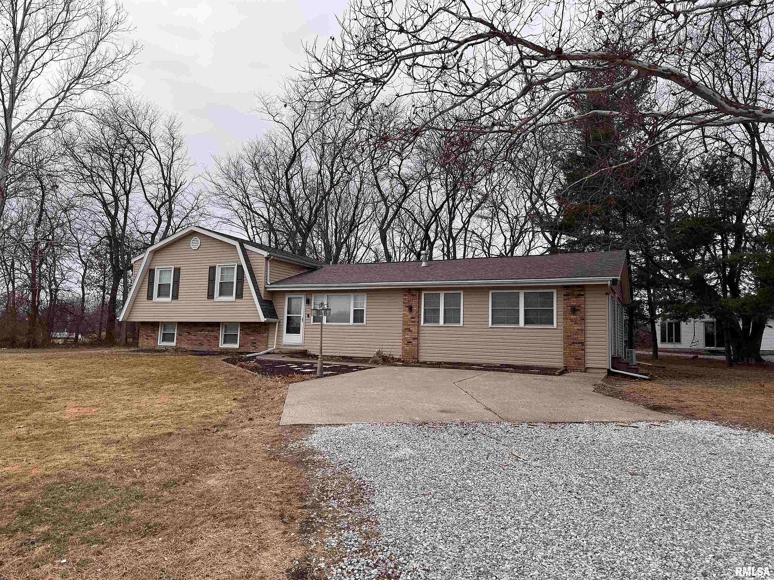 9 Prairie Rd, Macomb, IL 61455 | MLS #PA1255789 | Zillow