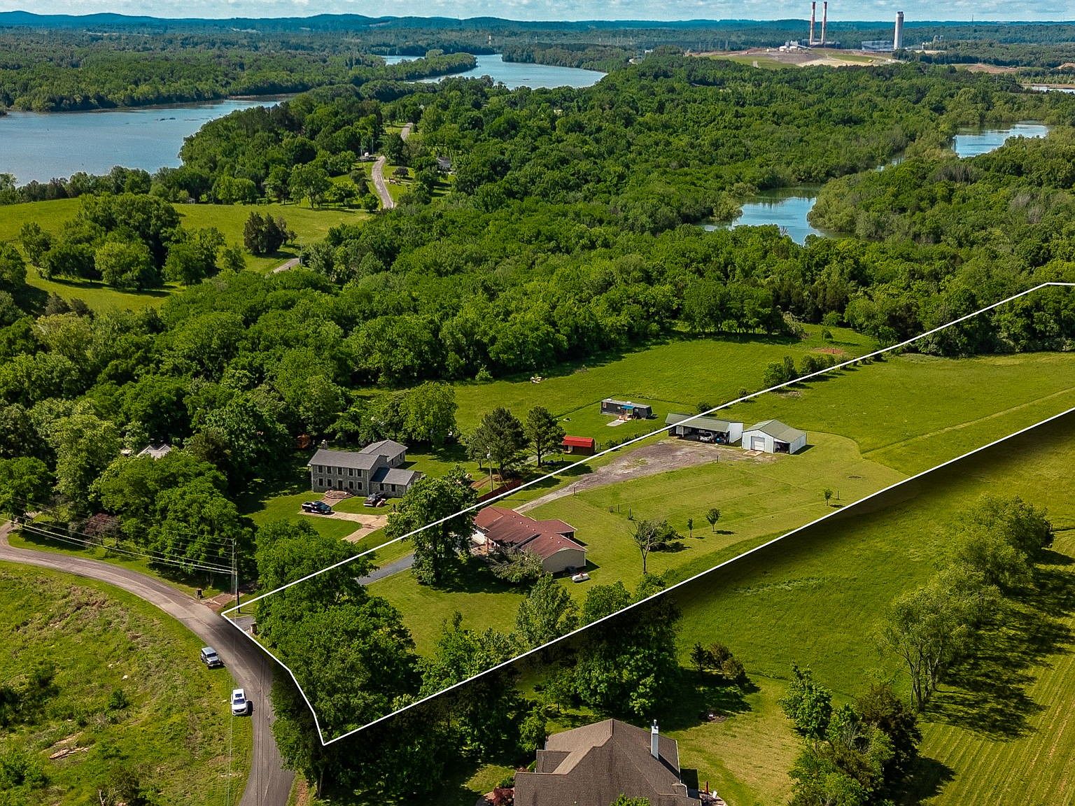 700 Newton Ln, Gallatin, TN 37066 | Zillow