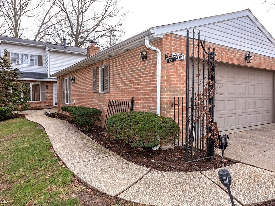 2581 Falmouth Rd, Akron, OH 44333 | Zillow
