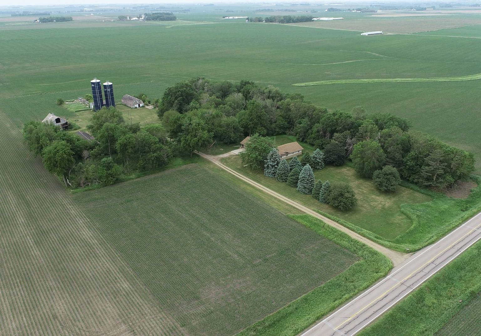 3743 210th St, George, IA 51237 | MLS #11183198 | Zillow