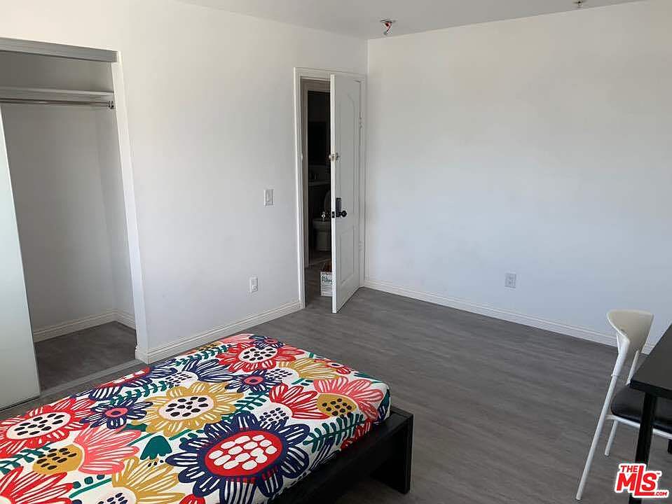 1281 W 35th St, Los Angeles, CA 90007 | Zillow