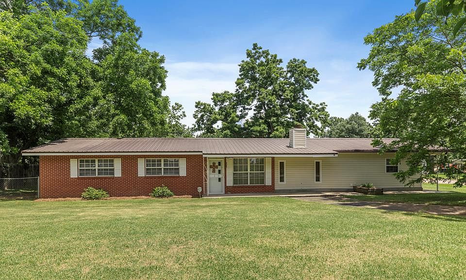 425 S Broad St, Newville, AL 36353 | Zillow