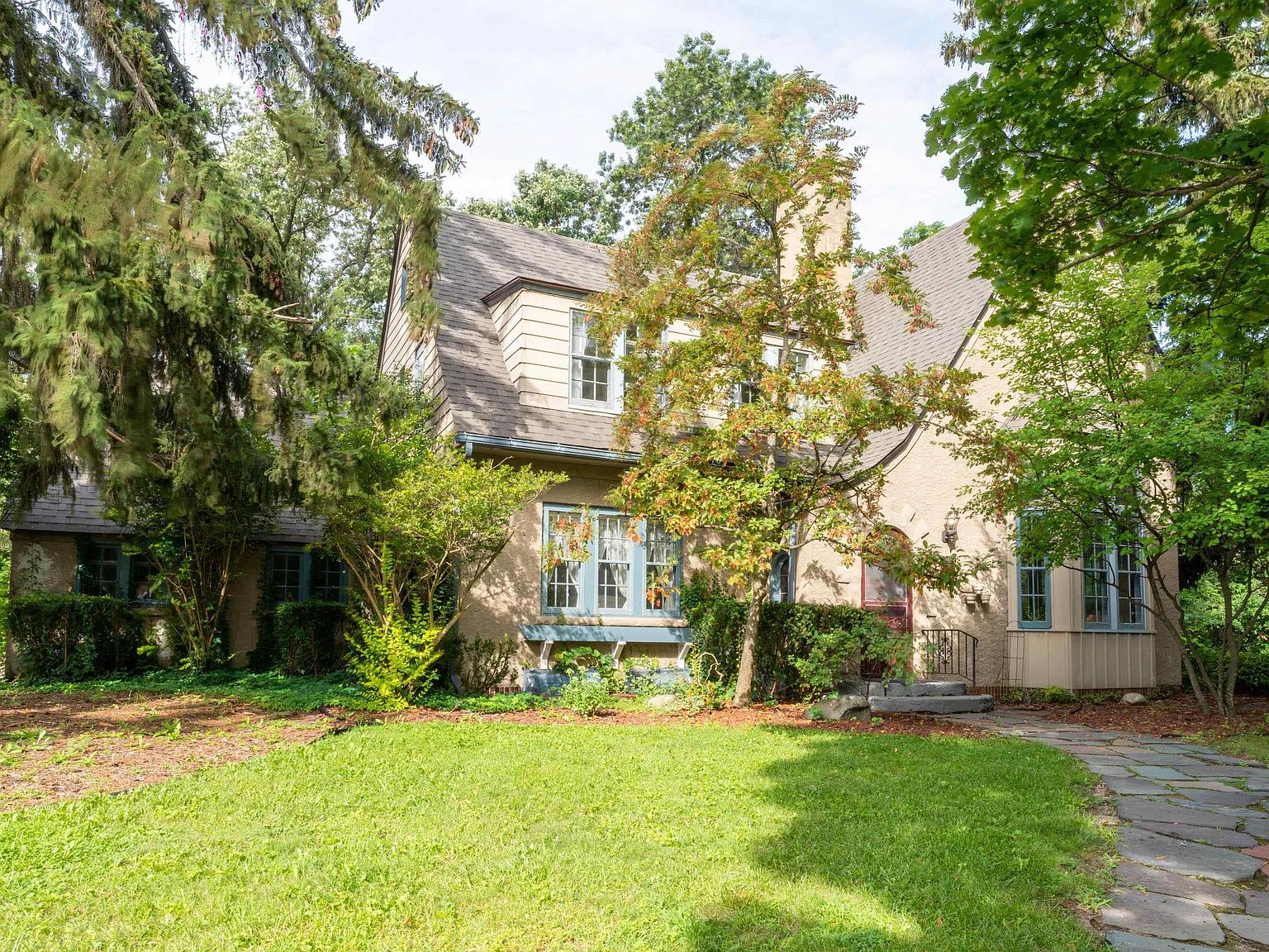 602 Maxine St, Flint, MI 48503 | Zillow