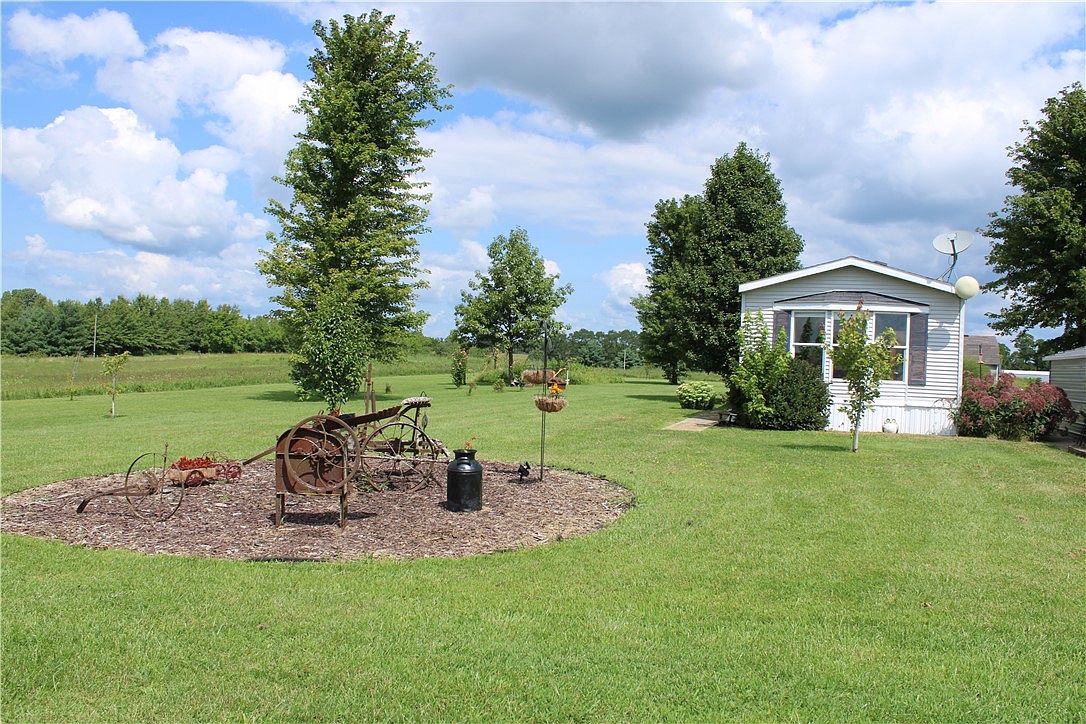 1011 1600, Tower Hill, IL 62571 | Zillow