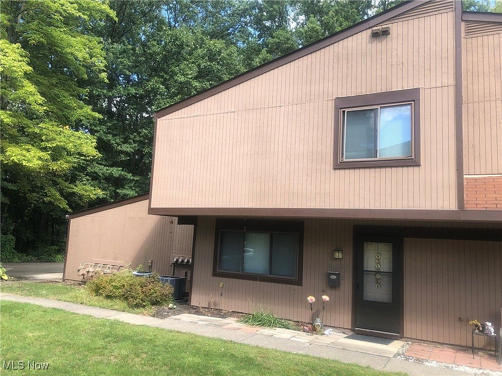 26724 Lake Of The Falls Blvd, Olmsted Falls, OH 44138 | Zillow