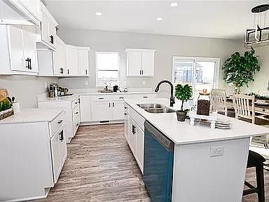 1201 N 18th St, Chariton, IA 50049 | Zillow