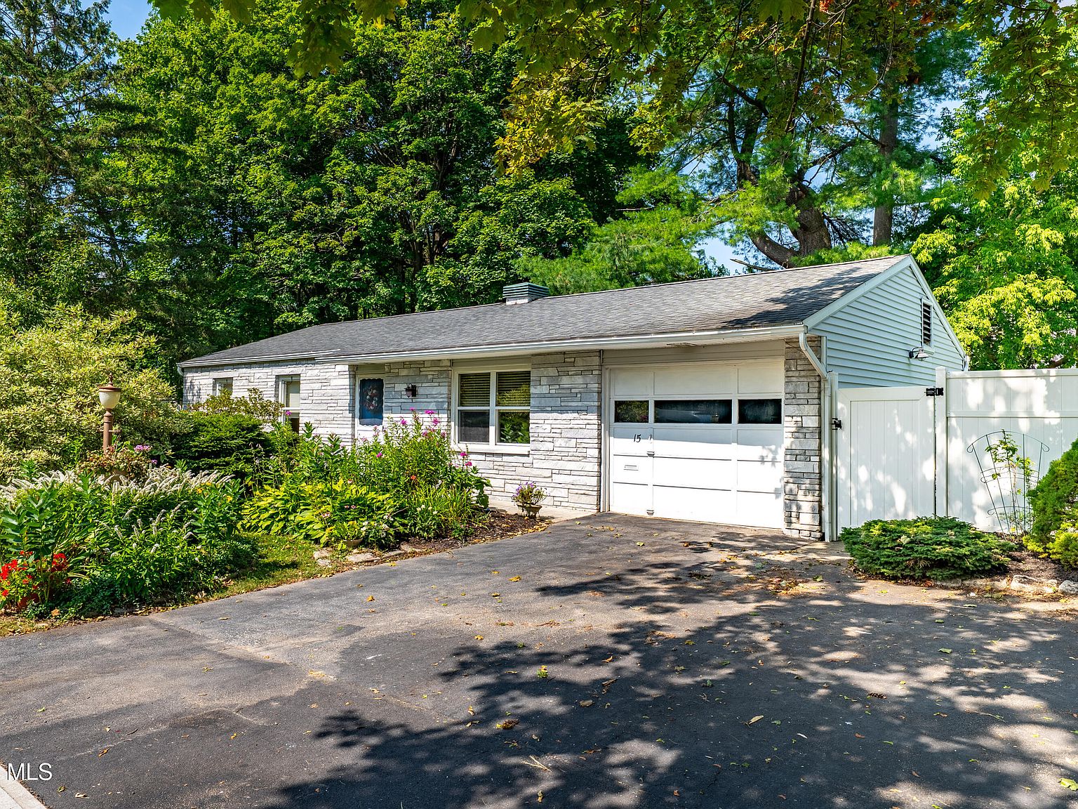 15 Groesbeck Place, Delmar, NY 12054 | Zillow