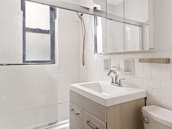 305 E 72nd St #2A, New York, NY 10021 | MLS #22130201 | Zillow