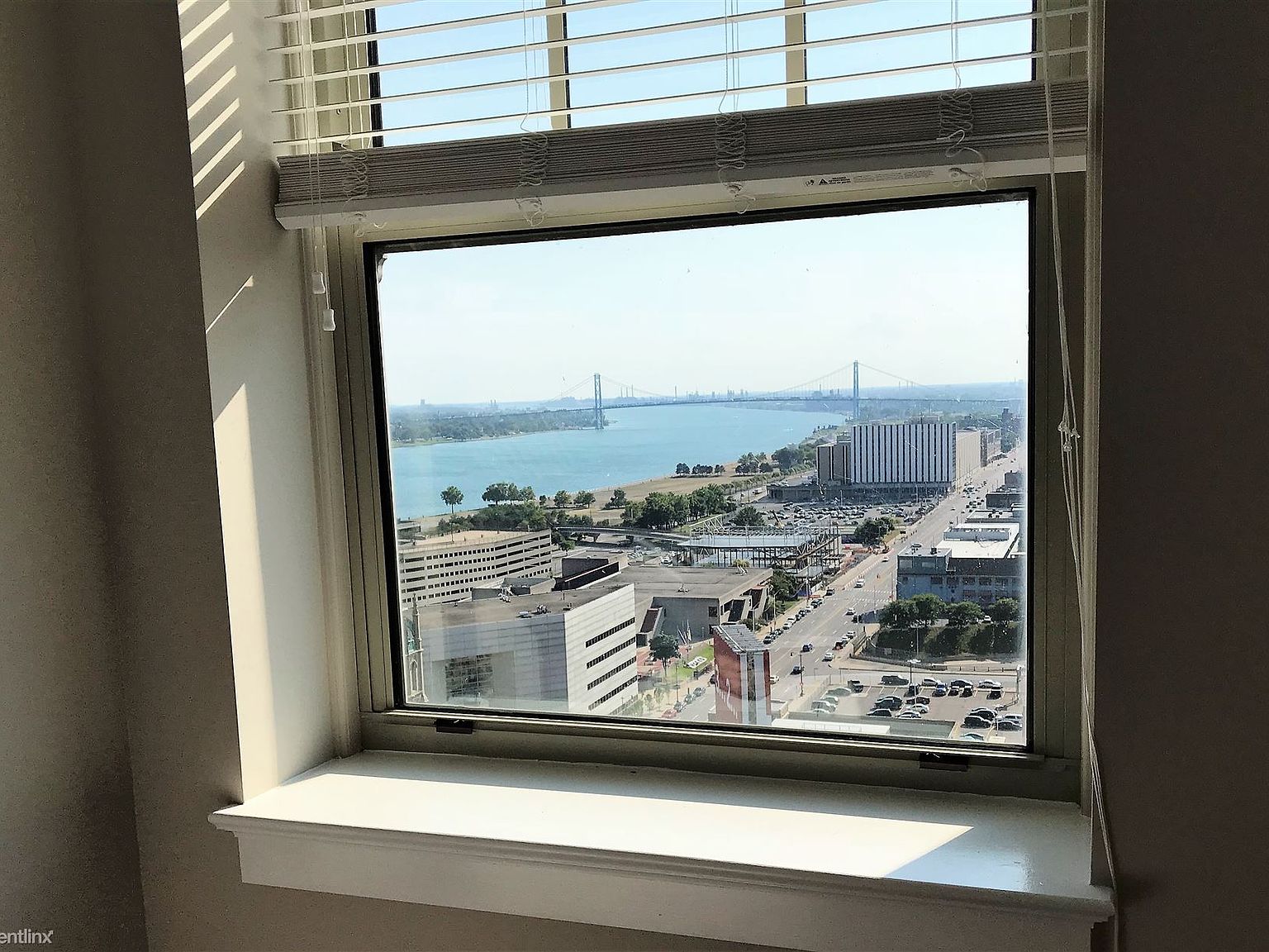 527 W Lafayette Blvd, Detroit, MI 48226 | Zillow