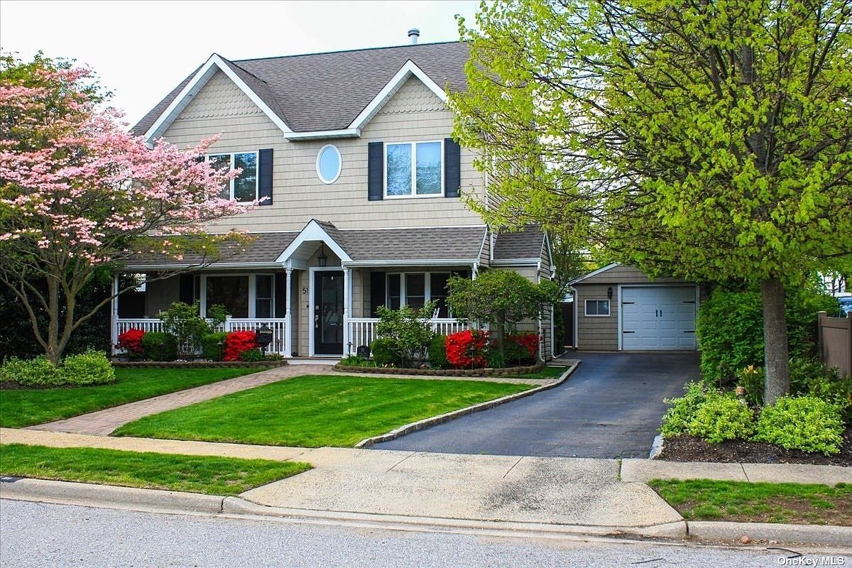 51 Crag Lane, Levittown, NY 11756 | Zillow