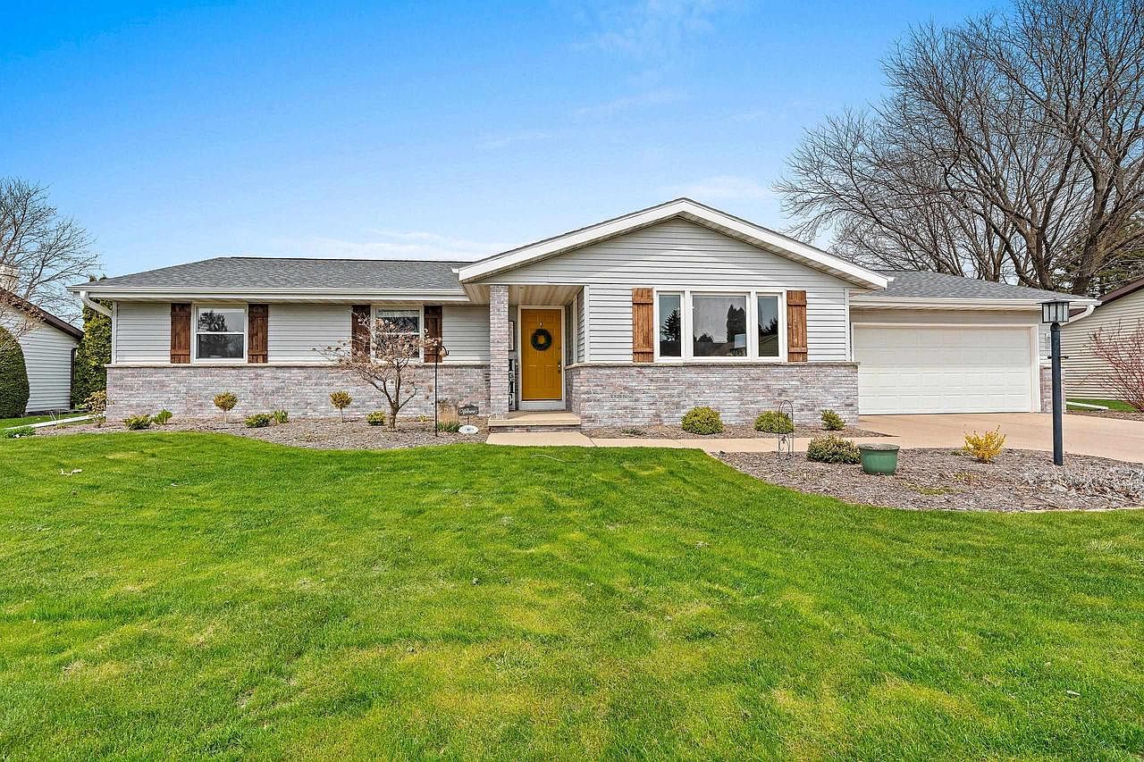 3004 West SUNSET AVENUE, Appleton, WI 54914 | Zillow