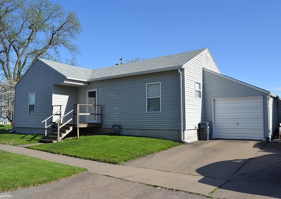 1403 Barret St, Burlington, IA 52601 | Zillow