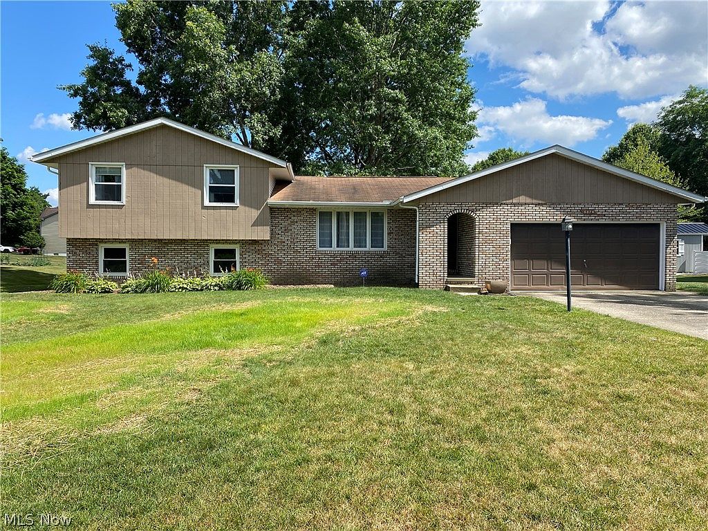 6876 Firestone Rd NE, Canton, OH 44721 | Zillow