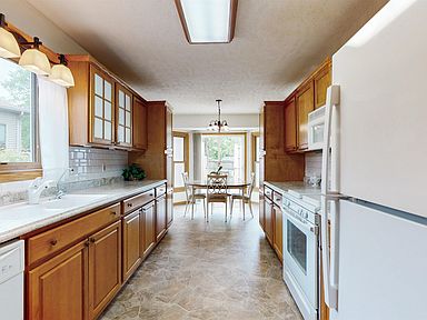 6081 Valhalla Dr, Loves Park, IL 61111 | Zillow