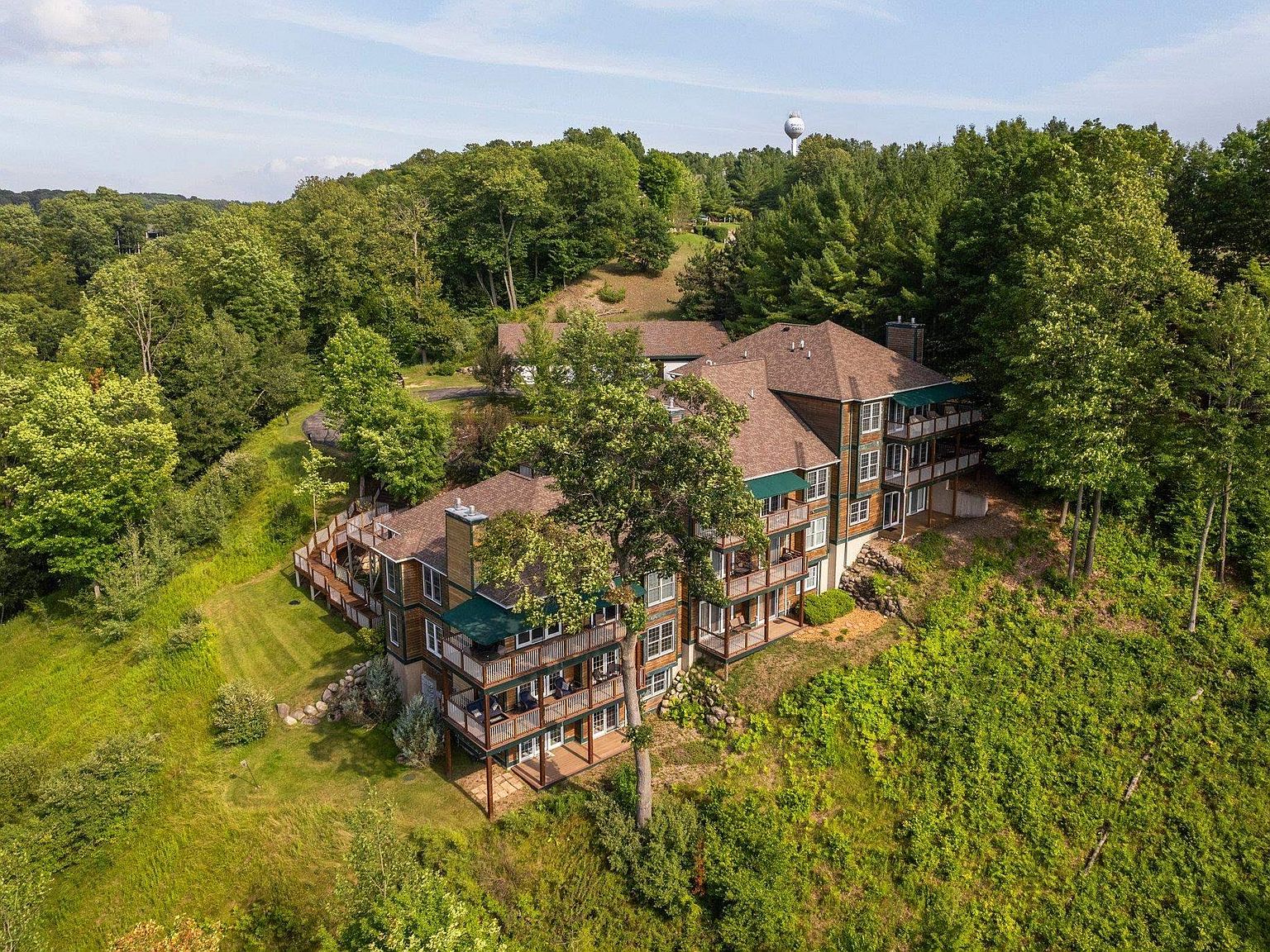 5696 N Cross Over Dr UNIT 3, Bellaire, MI 49615 | MLS #1913908 | Zillow