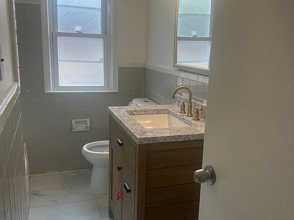 6472 Minock St, Detroit, MI 48228 | Zillow