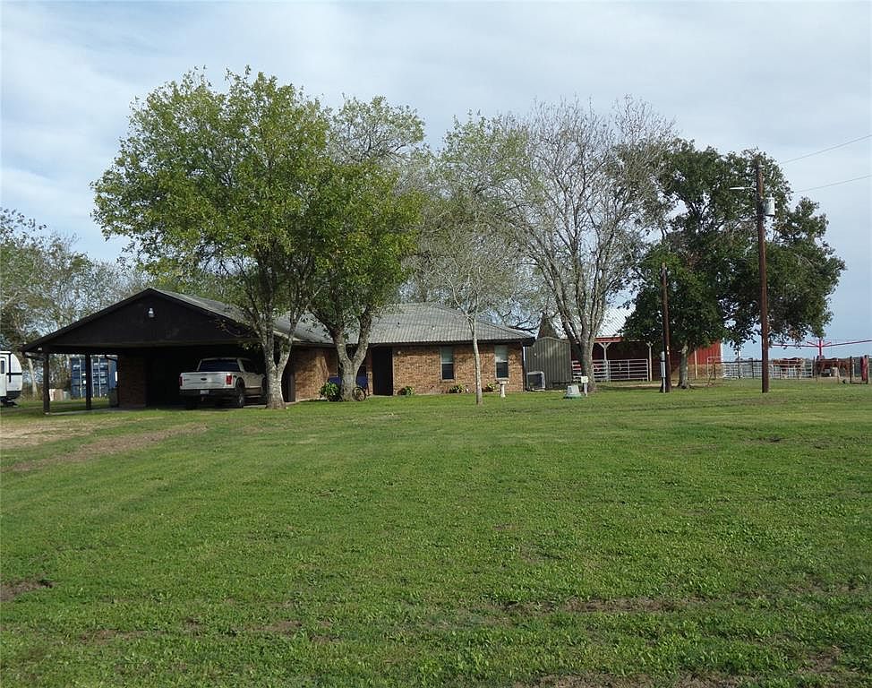 1055 County Road 214, Weimar, TX 78962 | MLS #84955221 | Zillow