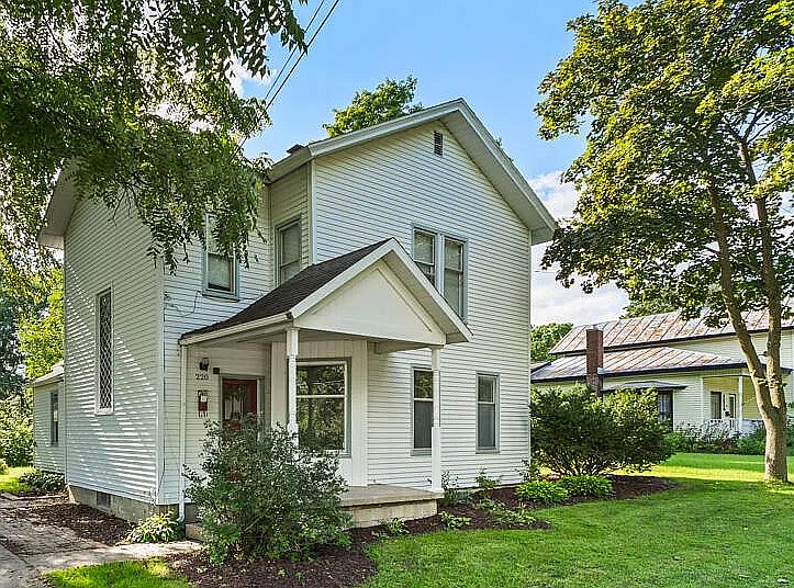 220 N Jefferson St #2, Lowell, MI 49331 | Zillow