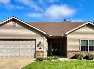 24 Oak Ridge Dr, Decatur, IL 62521 | MLS #6245695 | Zillow