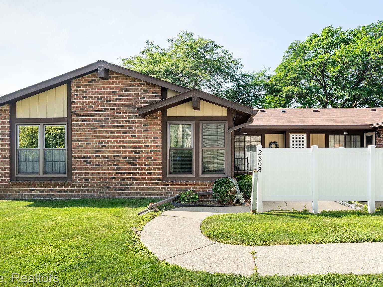 2808 Roundtree Dr, Troy, MI 48083 | MLS #20251020581 | Zillow