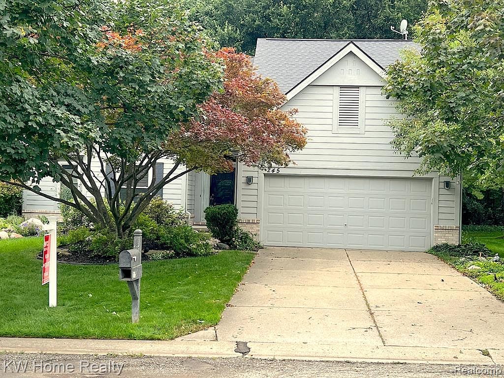 245 Cherry Grove Ln, Commerce Township, MI 48390 | MLS #20230099075 ...
