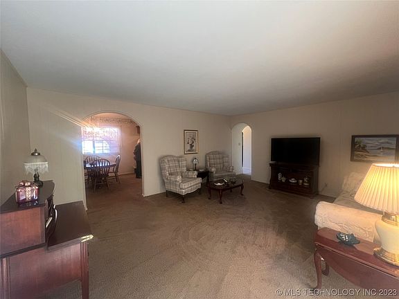 816 Branson Park Dr, Muskogee, OK 74403 | MLS #2334203 | Zillow