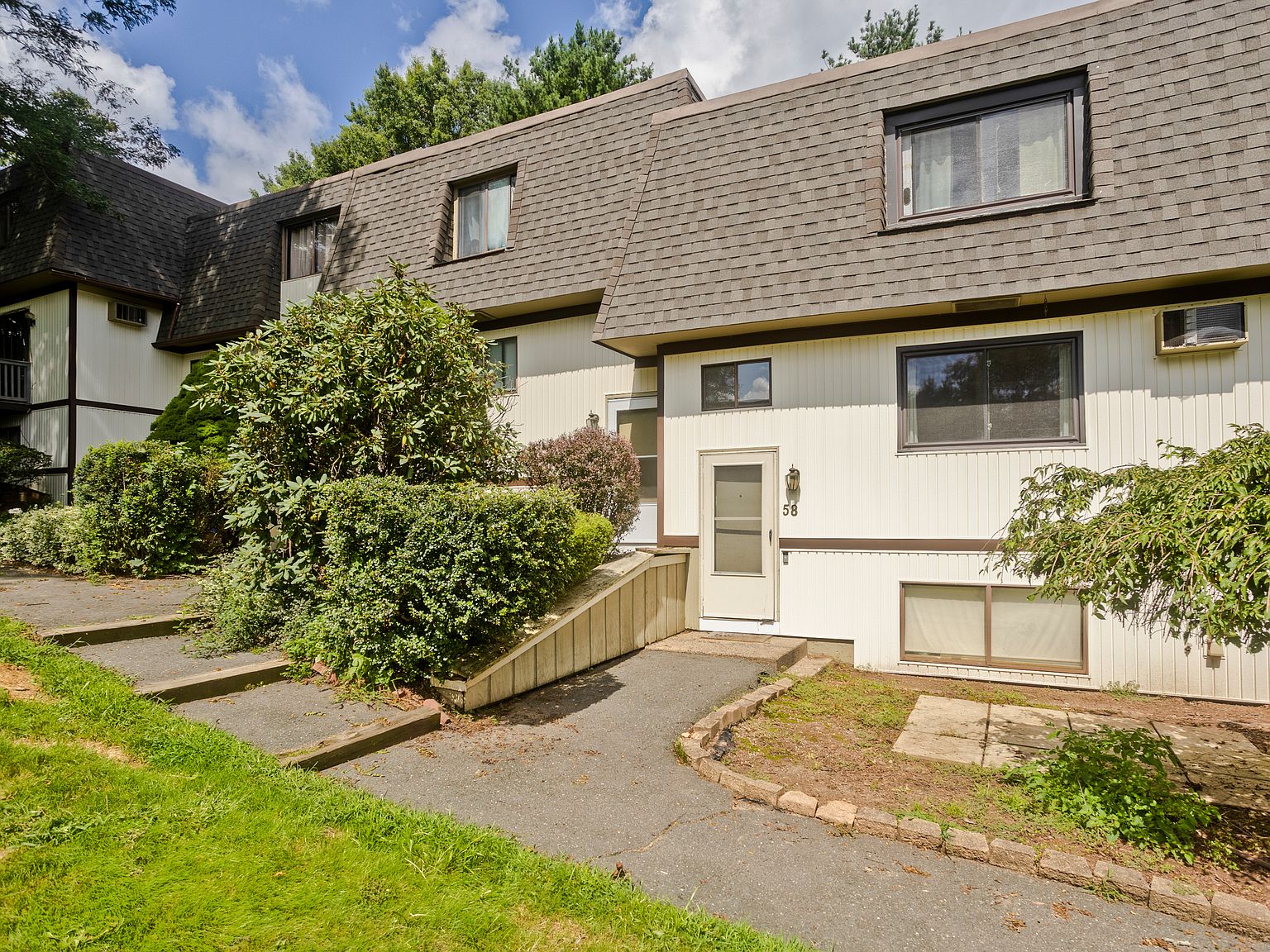 58 Suffield Meadow Drive #58, Suffield, CT 06078 | Zillow