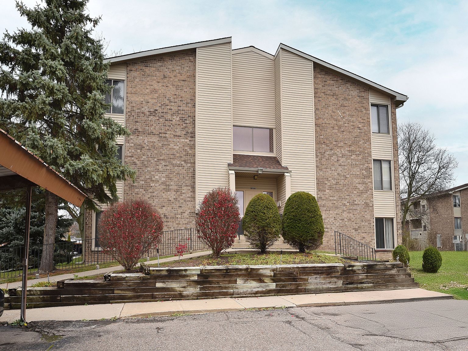 30475 W Forteen Mile Rd APT 74, Farmington, MI 48334 | Zillow