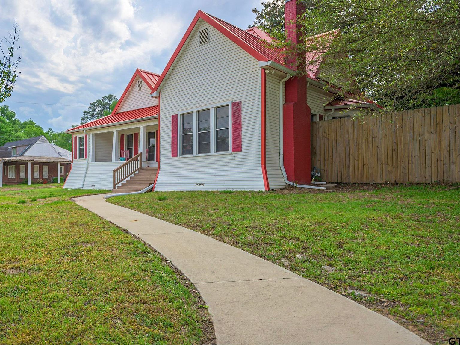 430 S Montgomery St, Gilmer, TX 75644 | MLS #24001356 | Zillow