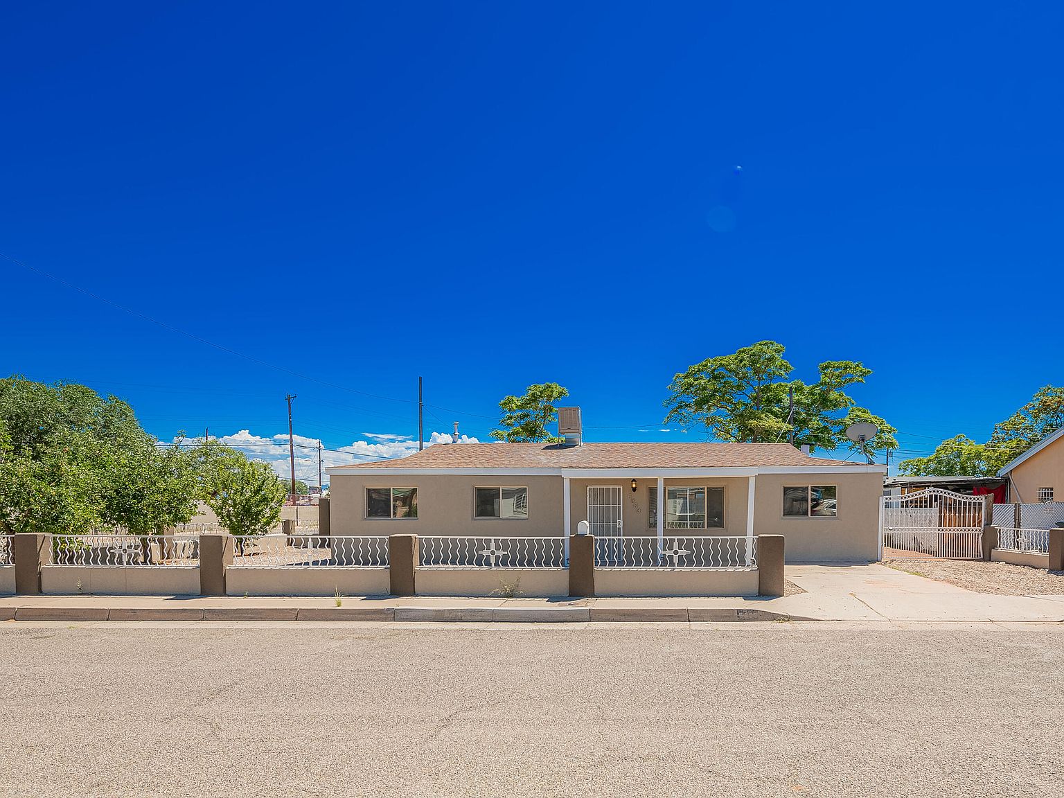 5800 Simon Ct SW, Albuquerque, NM 87121 | MLS #1041002 | Zillow