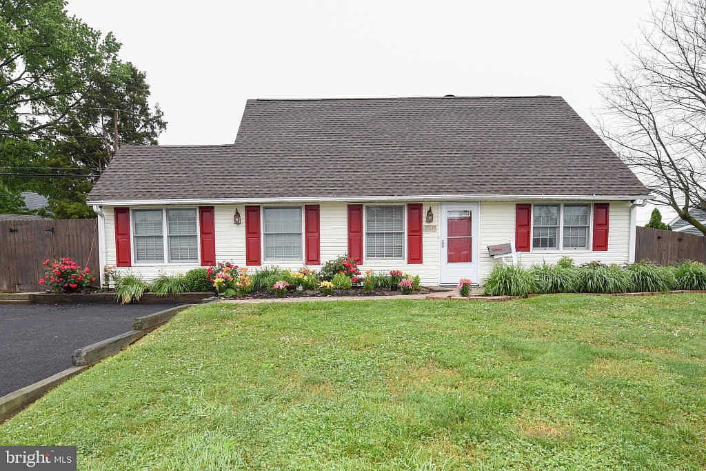 54 Trellis Rd, Levittown, PA 19056 | Zillow